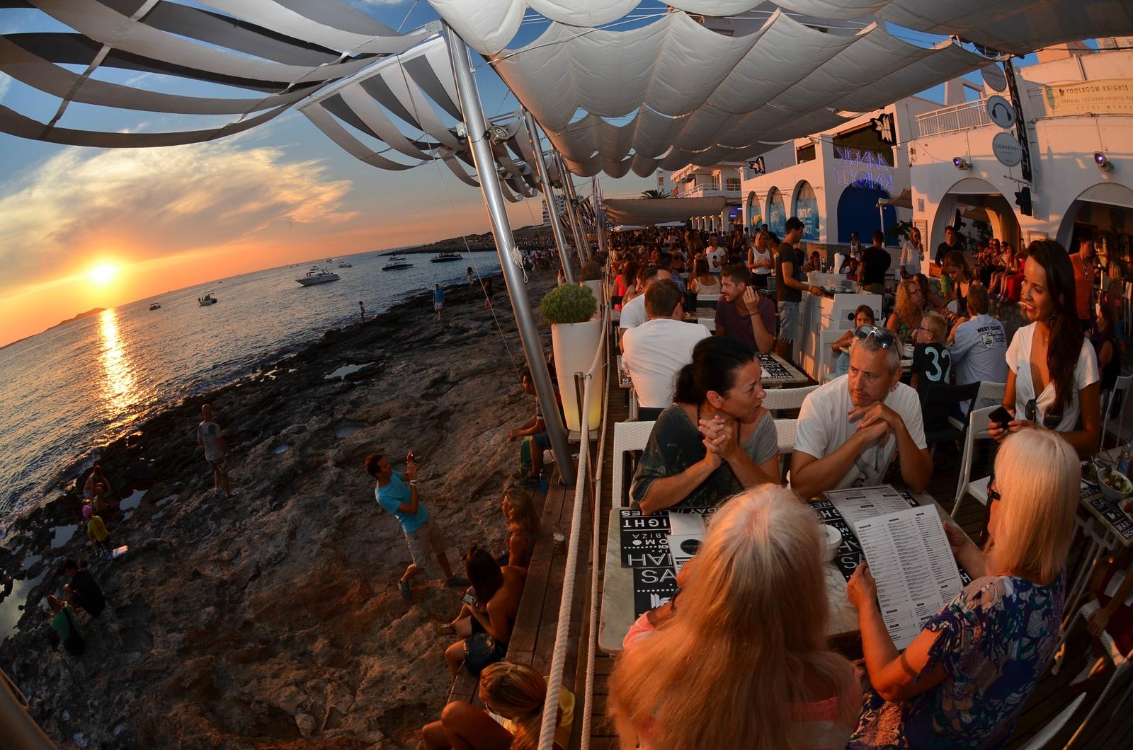 Savannah Ibiza – The cocktail-bar and nightclub on the Sunset Strip ...